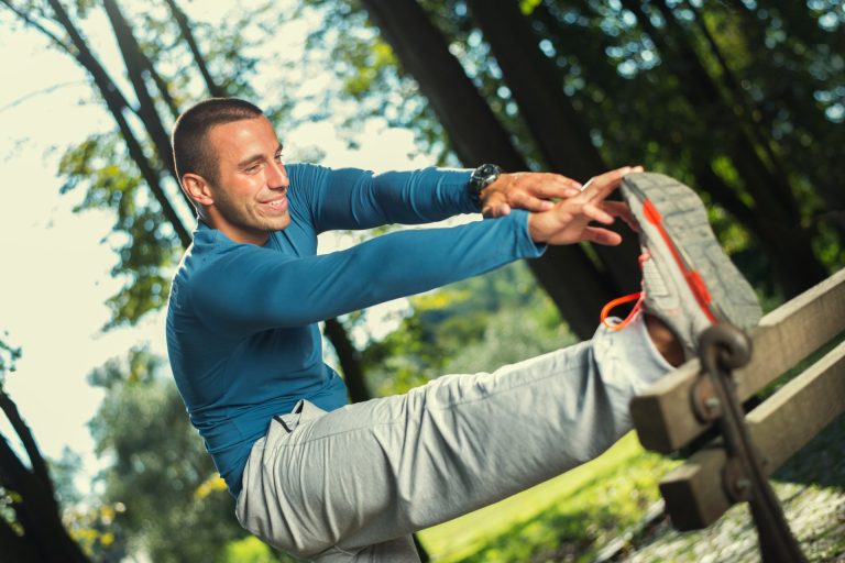 Übungen gegen Wadenschmerzen mit der Faszienrolle